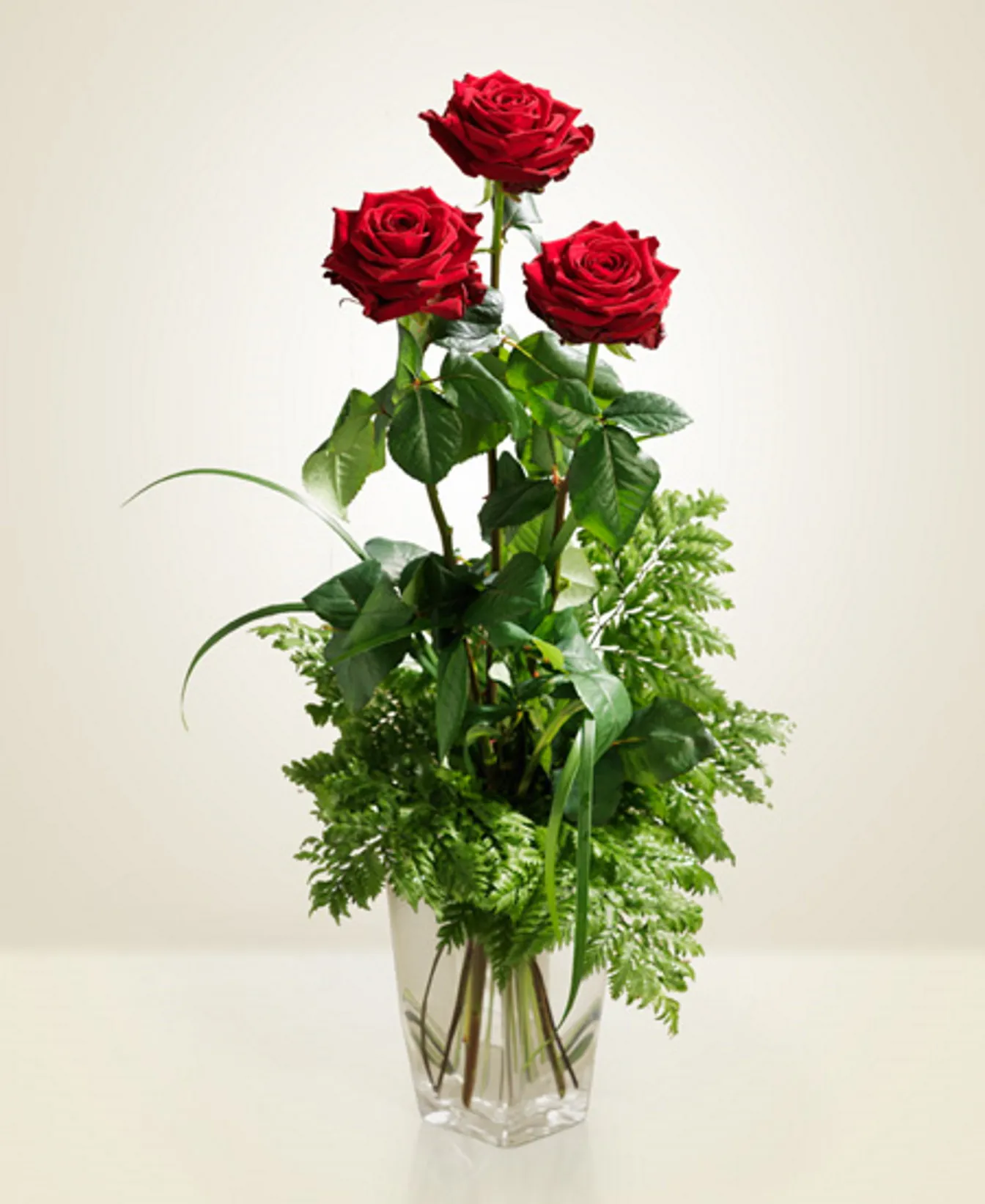 Tre rose rosse